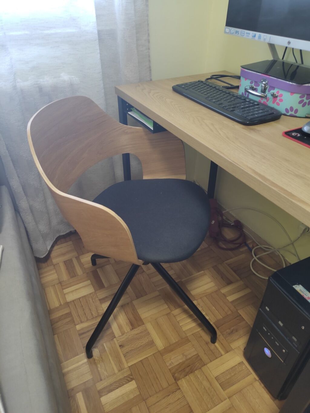 Radni sto sa stolicom – moderan set za kućnu kancelariju - Sto
