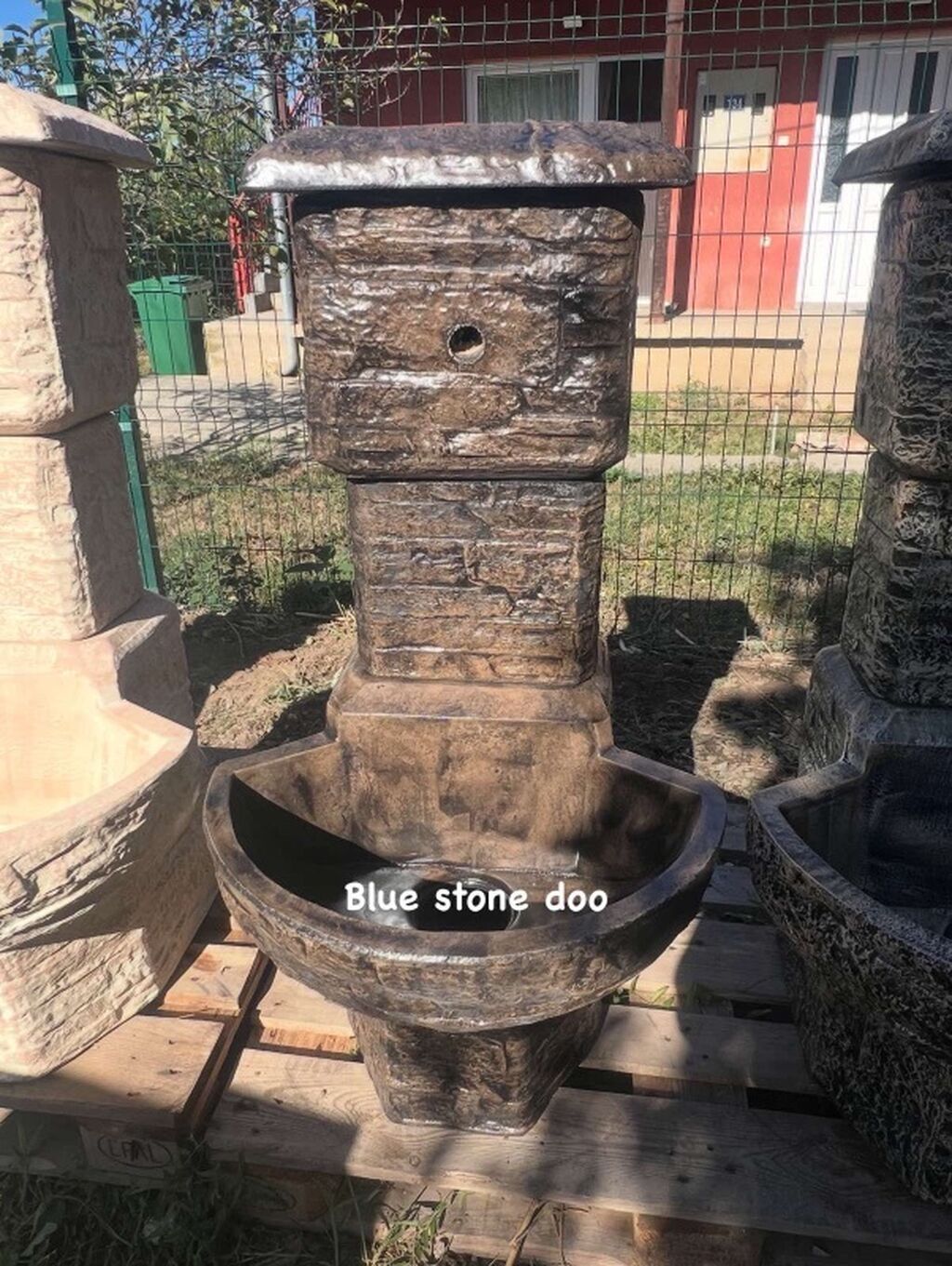 Dekorativna baštenska česma/fountain od veštačkog kamena (ručno