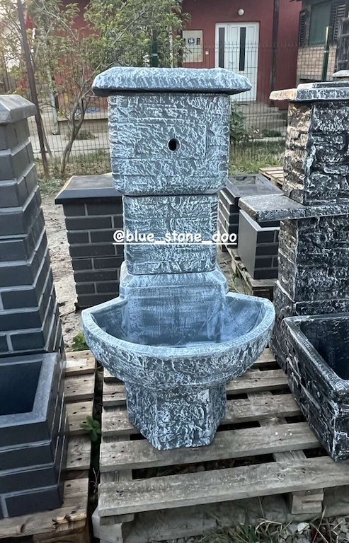 Dekorativna baštenska fontana/korito sa zidnim naslonom - Materijal