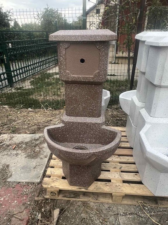 Betonska baštenska česma – dekorativna fontana sa lavabo koritom -