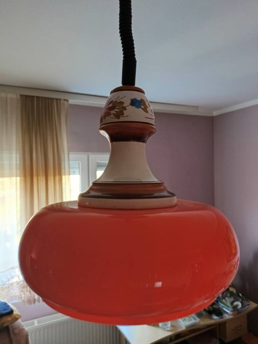 Visilica, bоја - Crvena