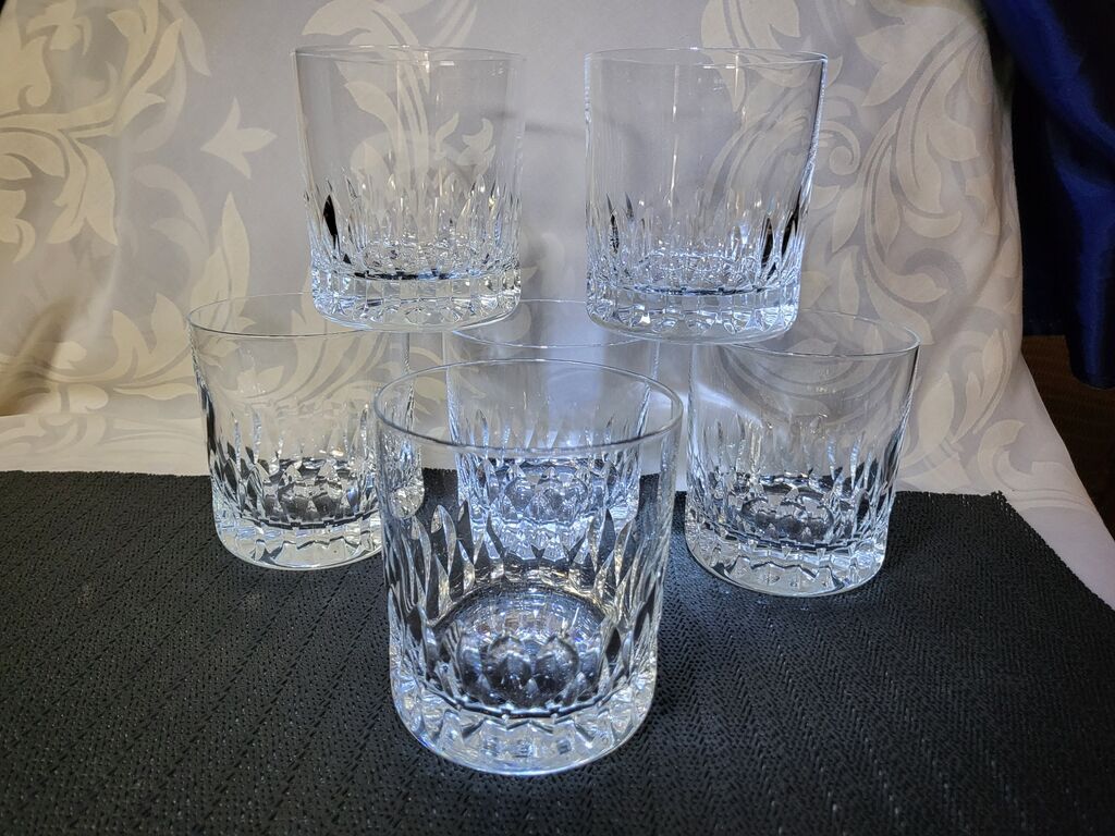 Case nove kristal iz 80ih,za zestoko pice. Kristalne case,sve na