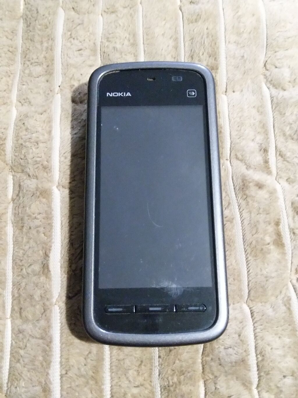 Nokia 5230, bоја - Crvena