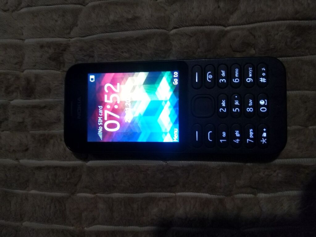 Nokia 215 klasični mobilni telefon - Model: Nokia 215 (RM‑1111) -