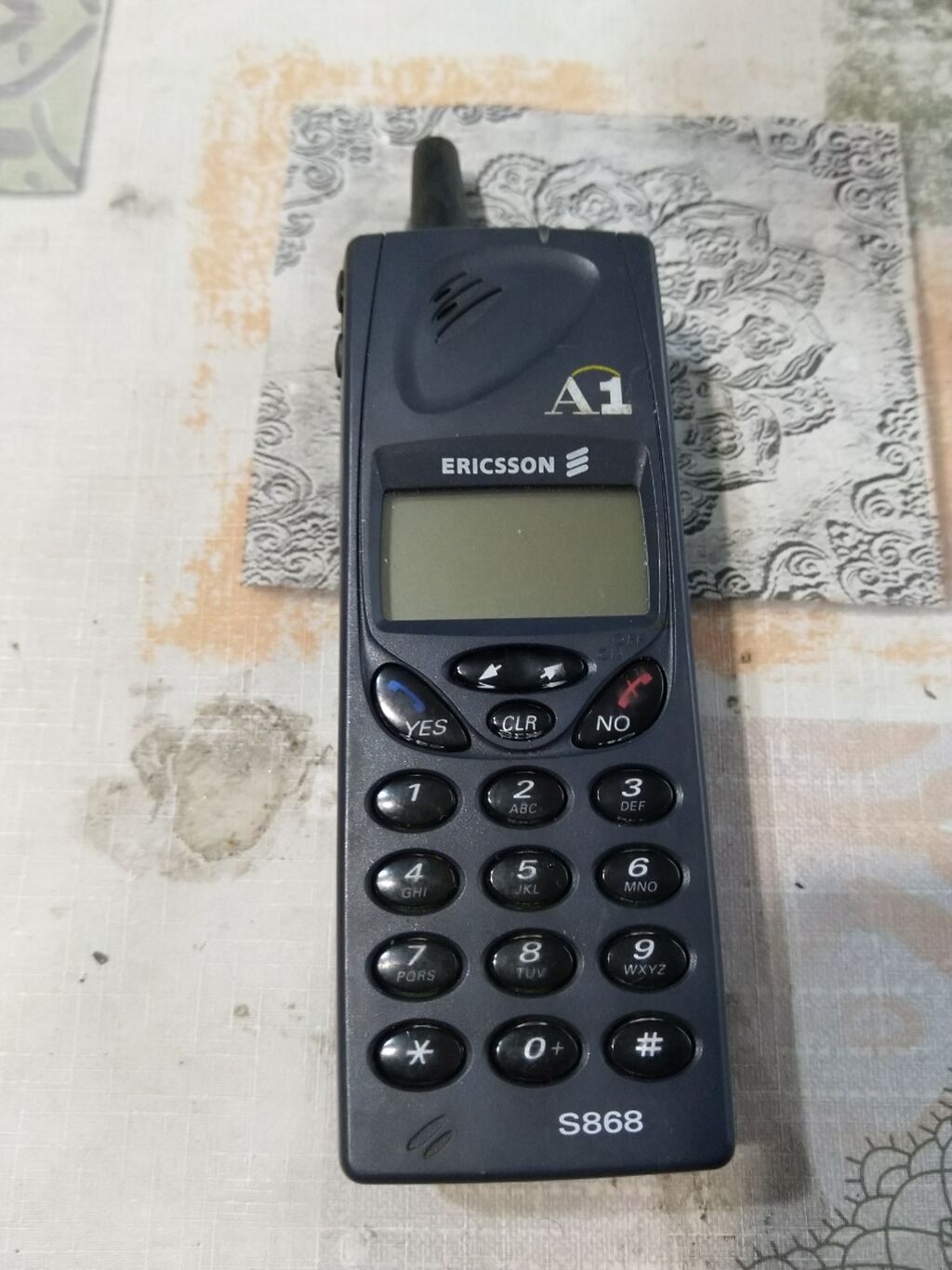 Ericsson S868 mobilni telefon (retro model) - Originalni švedski
