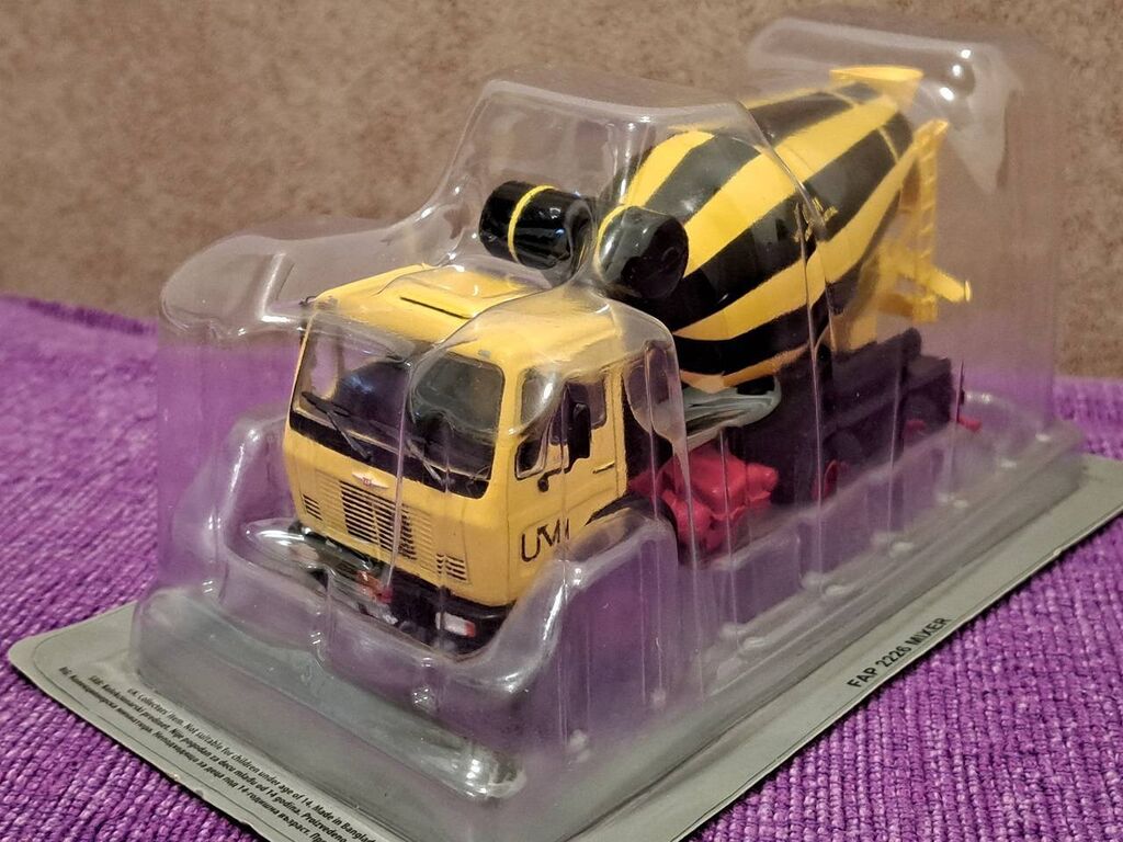 FAP 2226 "Mikser" 1:43 - Legendarni Kamioni br.17 NOVO!