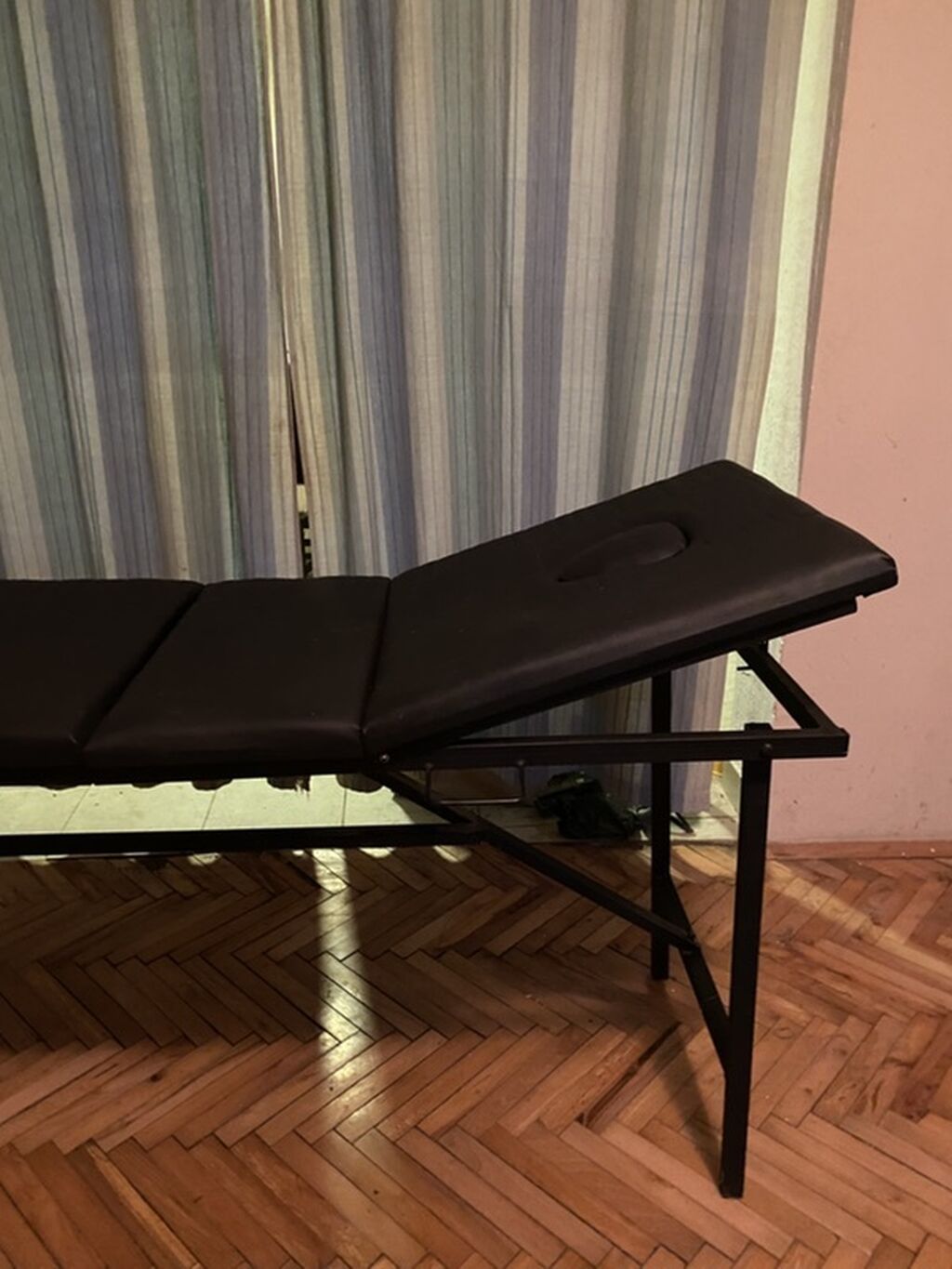 Profesionalni sklopivi sto za masažu - Trodeli dizajn sa podesivim