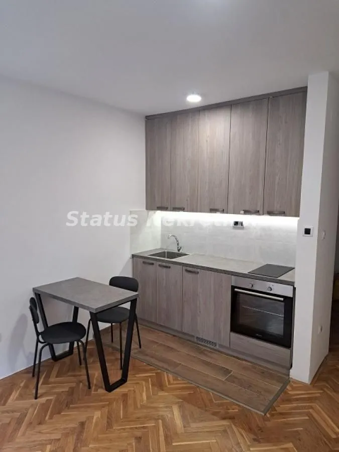 Izdavanje, garsonjera, 25m2, Bulevar Oslobodjenja, Novi Sad, Novi Sad