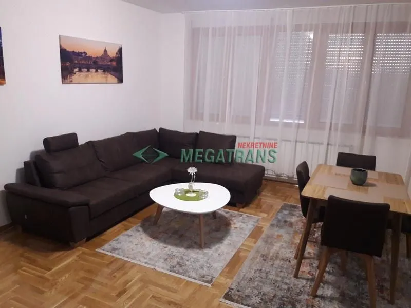 Izdavanje, trosoban stan, 95m2, Novi Sad, Novi Sad