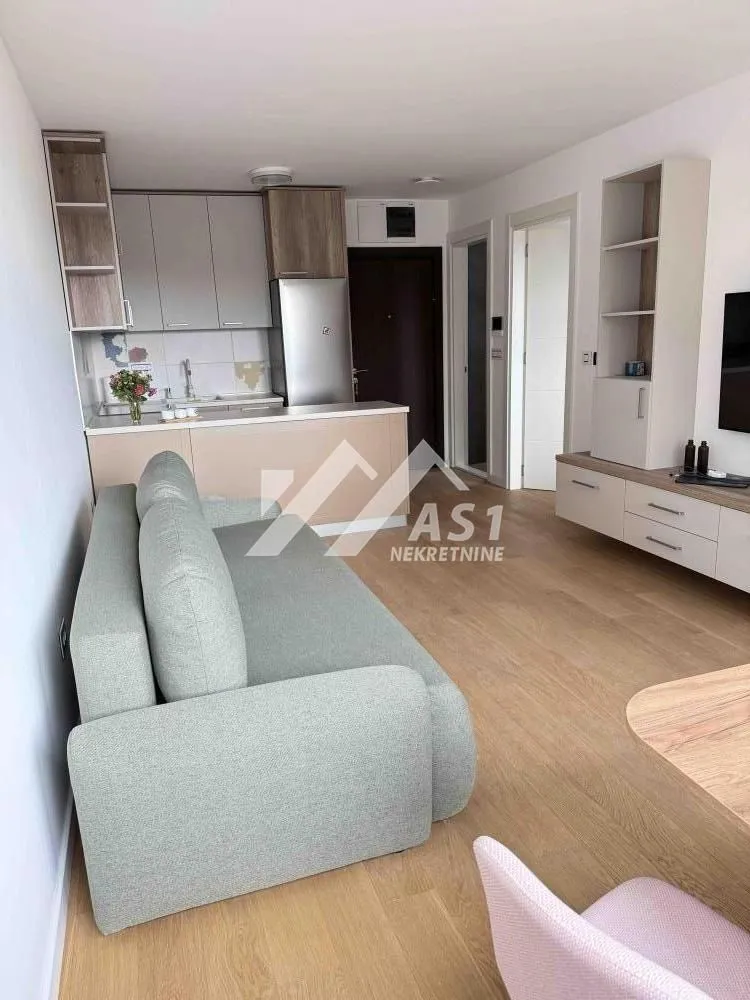 Izdavanje, dvosoban stan, 42m2, Sajam, Novi Sad, Novi Sad
