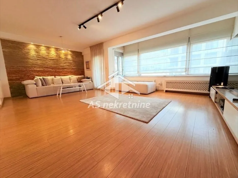 Izdavanje, trosoban stan, 100m2, Vračar Hram, Vračar, Beograd