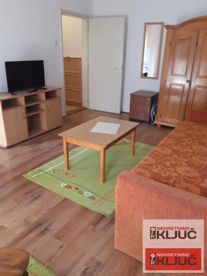 Izdavanje, garsonjera, 35m2, Centar, Novi Sad