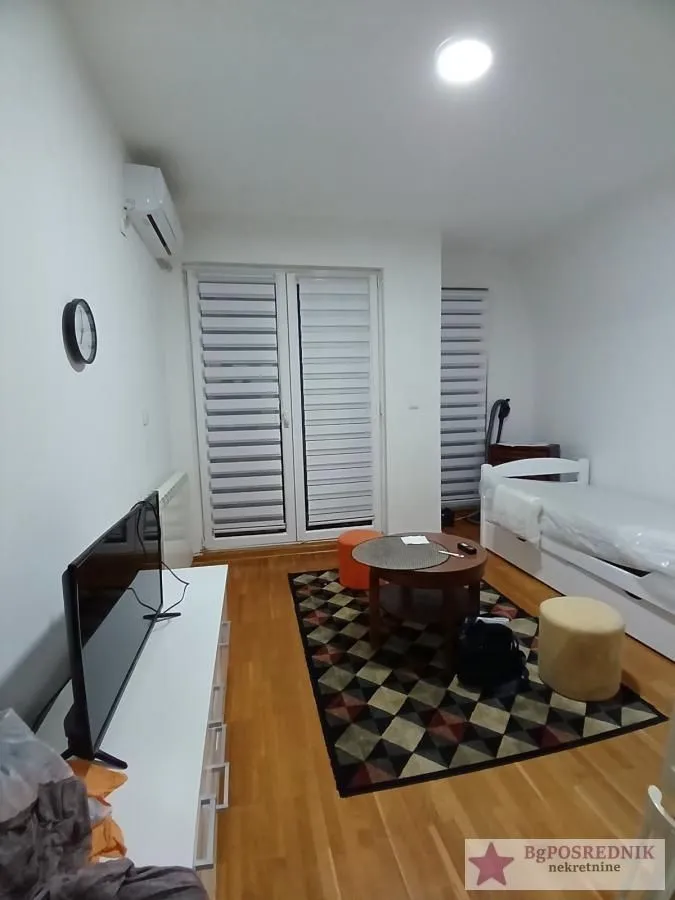 Izdavanje, garsonjera, 23m2, Vojvode Vlahovica, Beograd