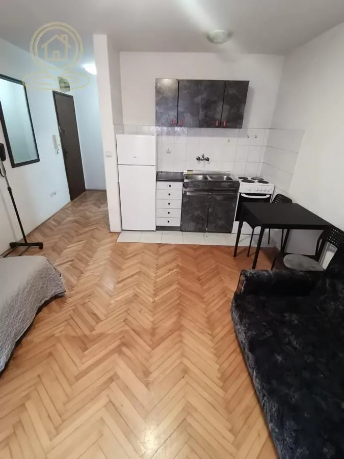 Prodaja, garsonjera, 23m2, Karaburma, Palilula, Beograd