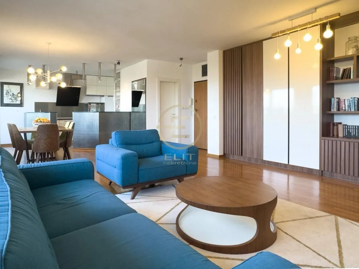 Prodaja, četvorosoban stan, 112m2, Centar, Novi Sad