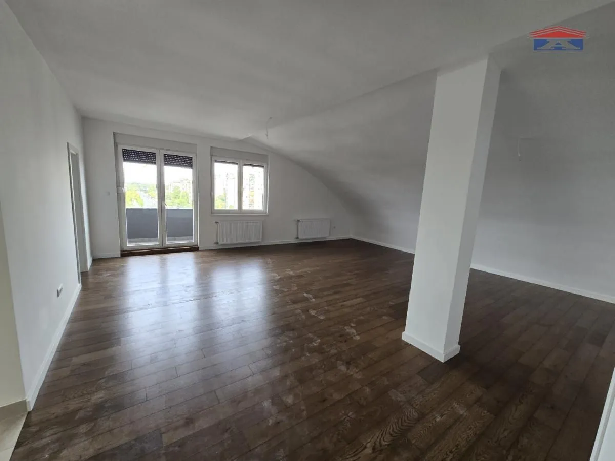 Prodaja, četvorosoban stan, 117m2, Novo naselje, Novi Sad