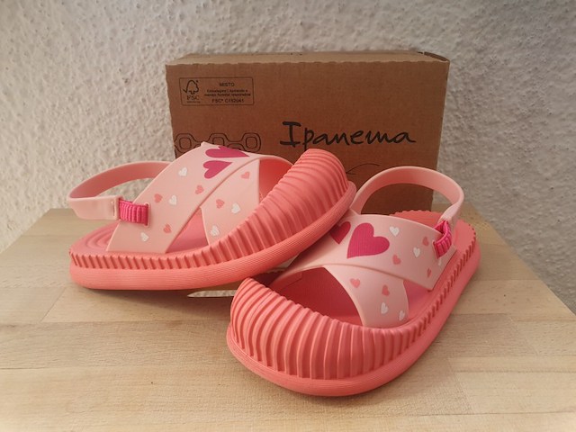 Ipanema pink roze sandale barefoot model br. 27