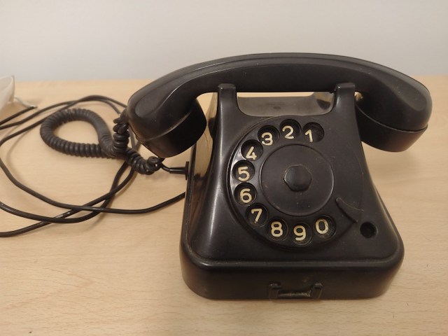 Stari telefon