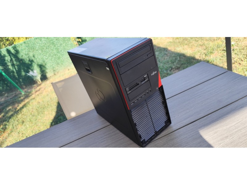 Fujitsu Esprimo P920 desktop računar