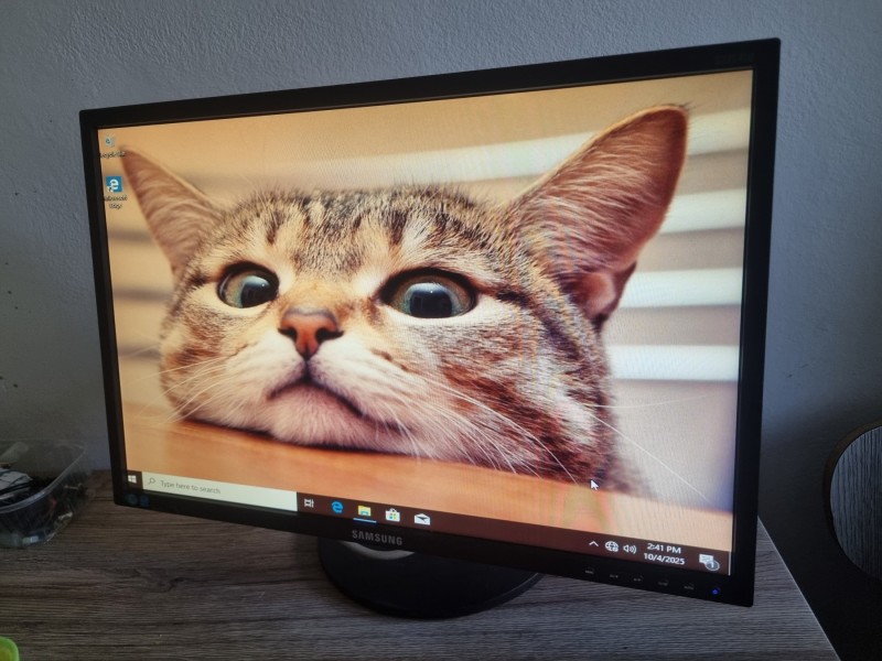 22 inca samsung monitor ispravan (2)