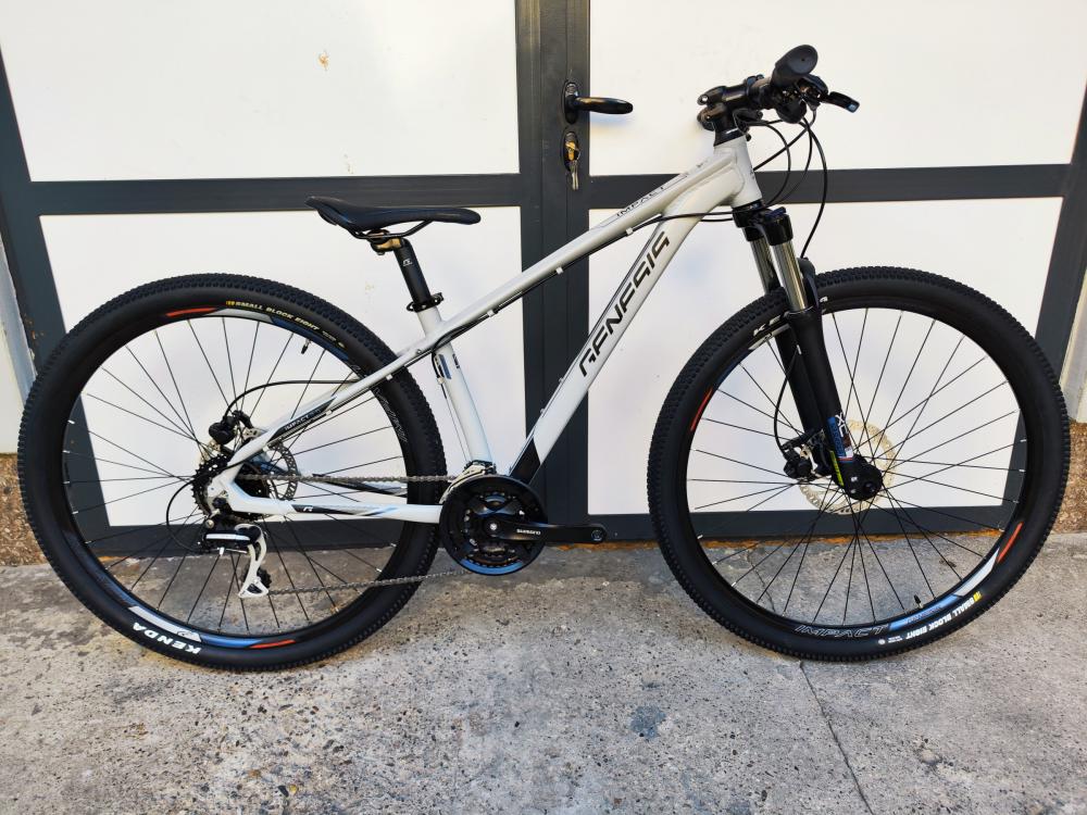 Genesis Impact 3.0 29" (Size-S) 3x8 Acera NOVO 0km