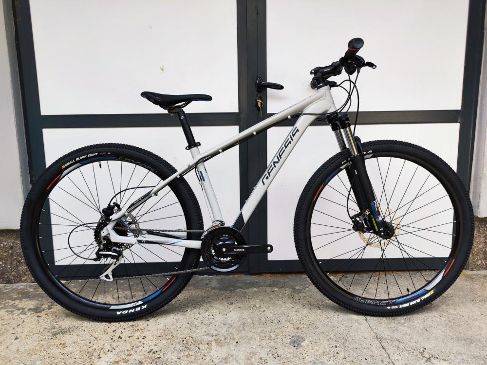 Genesis Impact 3.0 29" (Size-M) 3x8 Acera NOVO 0km