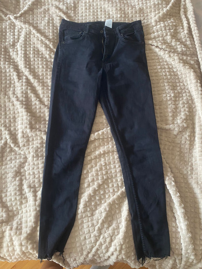 H&M uske farmerke 31/32