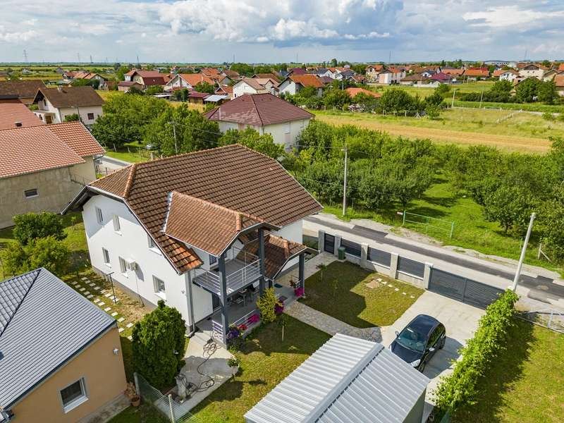 Izuzetna kuća na Klisanskom bregu Novi Sad