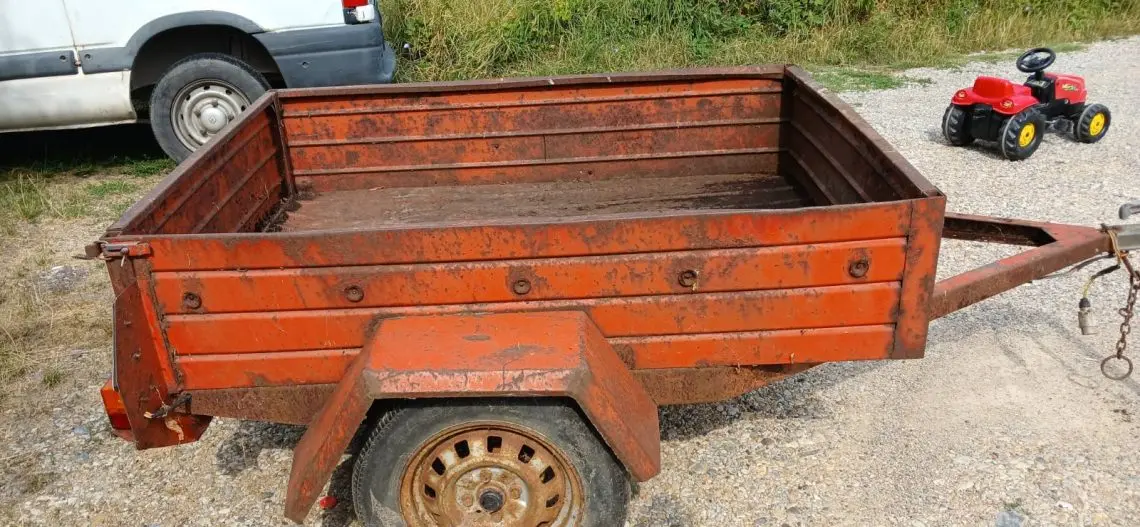AUTO PRIKOLICA