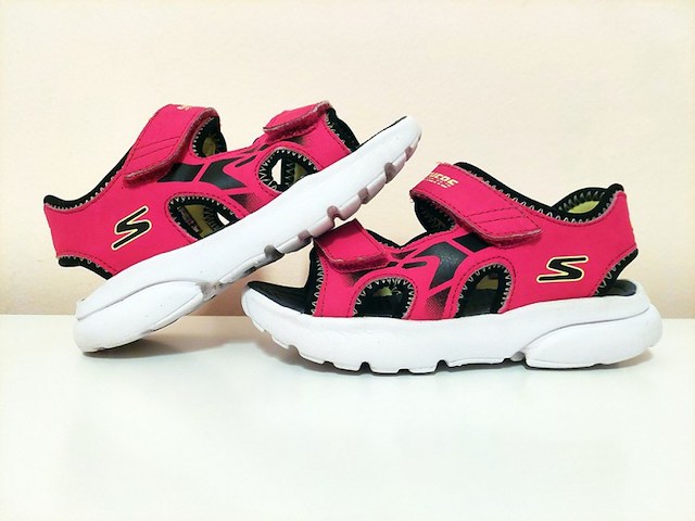 Skechers sandale 26