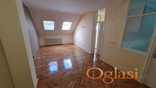 Jednoiposobni stan na Grbavici komlet renoviran