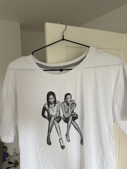Kate Moss Naomi Campbell bela majica