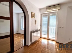 Izdavanje Kuća - Novi Sad, Salajka