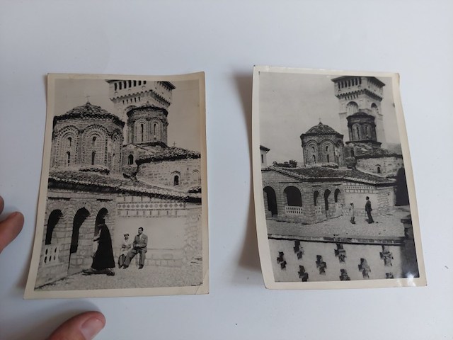 2 fotografije sa potpisom