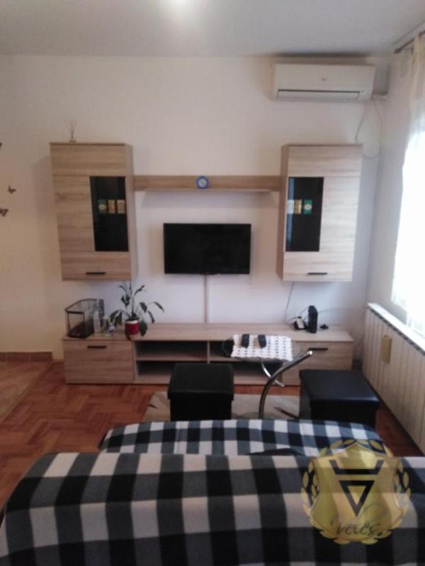 Jednoiposoban stan za izdavanje, 32m2, 400€