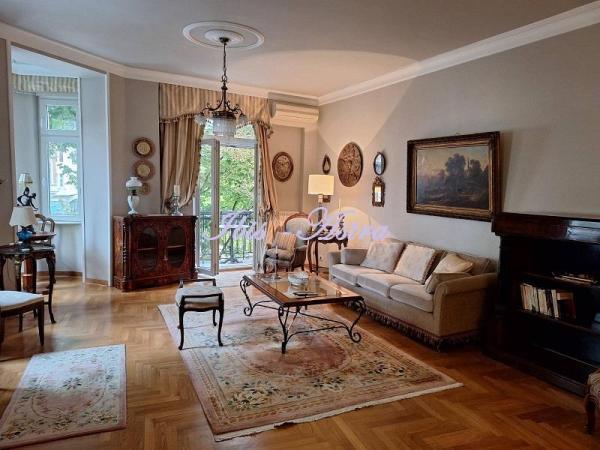 Topličin Venac, Dvosoban stan za izdavanje, 89m2, 1.400€