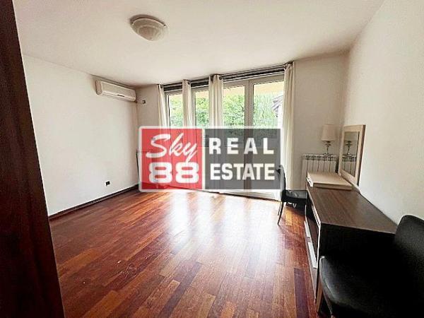 Četvorosoban stan za izdavanje, 210m2, 1.500€