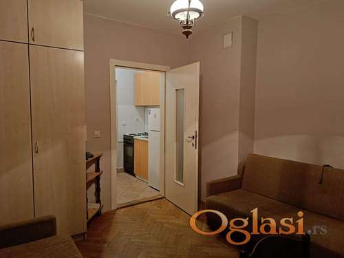 Odlična garsonjera na Podbari