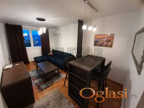 Izdaje se namešten stan, 1.5, Cara Dušana, 42m2