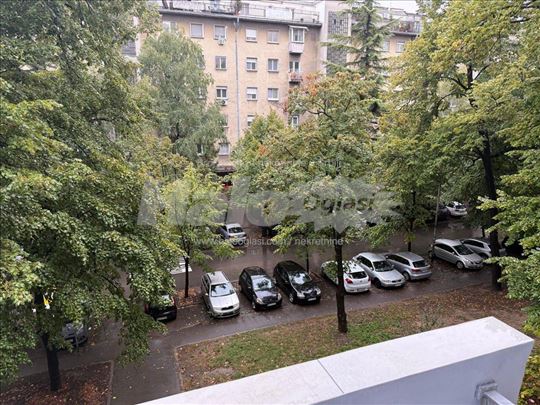 намештен 2,0 собан стан 2 спрат лифт