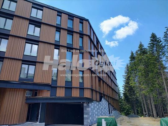 VLASNIK prodaje nov lux apartman u centru Kopaonik