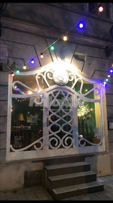 Izdajem lokal CENTAR - Ise Bajica 10, NS, slobodan