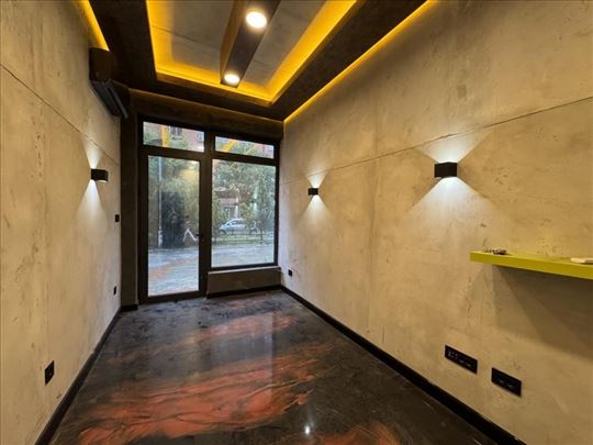 Lokal u prizemlju, Pariške komune 57, Novi Beograd