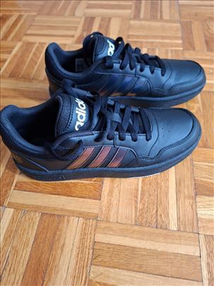 Adidas patike crne ženske