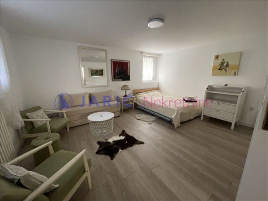 Lep stan u kući od 40m² na Banovom Brdu.PF!