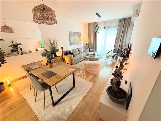 Lux Smart Home sa parking mestom ID#12446