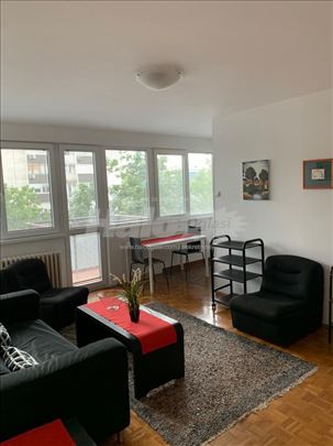 Hotel YU Lep Renoviran Funkcionalan 2.0