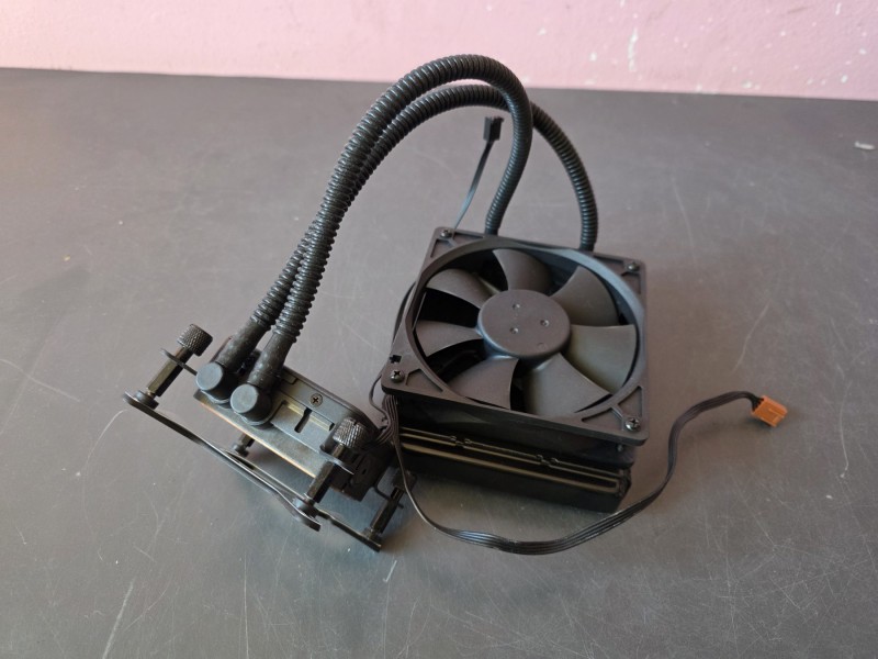 Corsair vodeno hladjenje za Intel