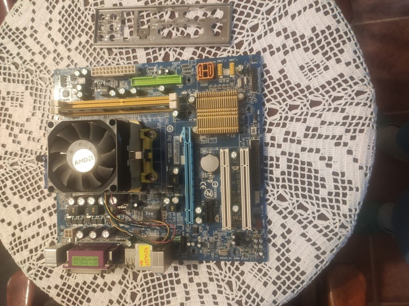 Matična ploča GIGABYTE