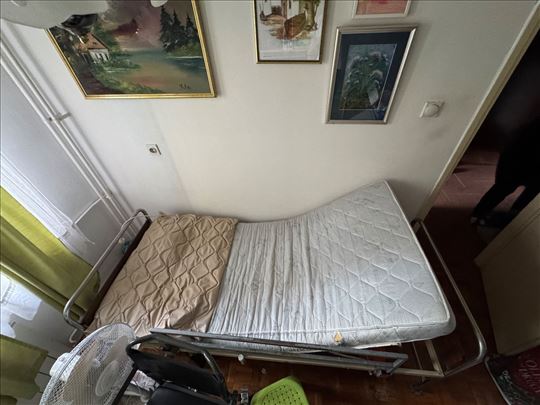 POKLANJAMO - STARI MEDICINSKI KREVET
